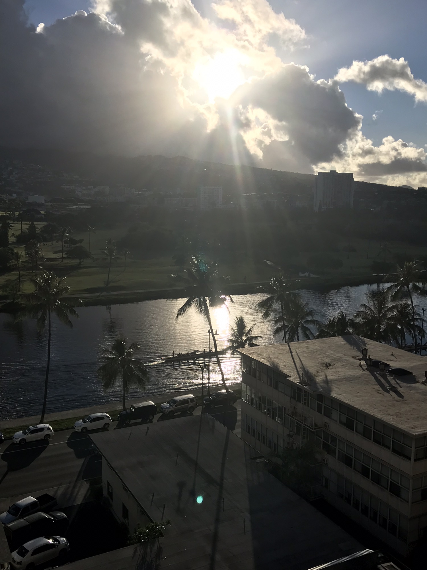 Aloha Kakahiaka | Ka Pā Kū Ka'i'ininuiha'a