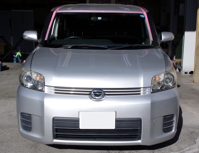 トヨタ・カローラルミオン（ZRE152）飛び石によるフロントガラス交換事例 | トヨタ車のフロントガラス交換修理の事例紹介『ジャパンオートガラス』