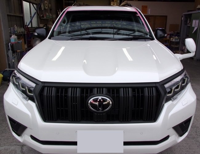 トヨタ・ランドクルーザープラド（GDJ150）フロントガラス交換事例 | トヨタ車のフロントガラス交換修理の事例紹介『ジャパンオートガラス』