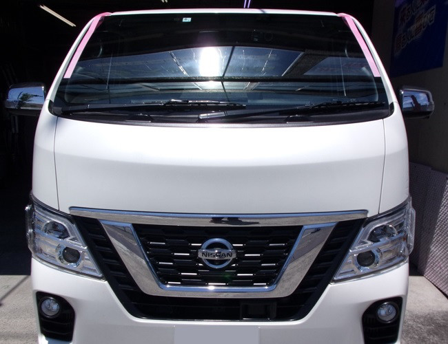 ★日産・NV350キャラバンのフロントガラス交換事例です★ | 自動車ガラス専門店 ジャパンオートガラス