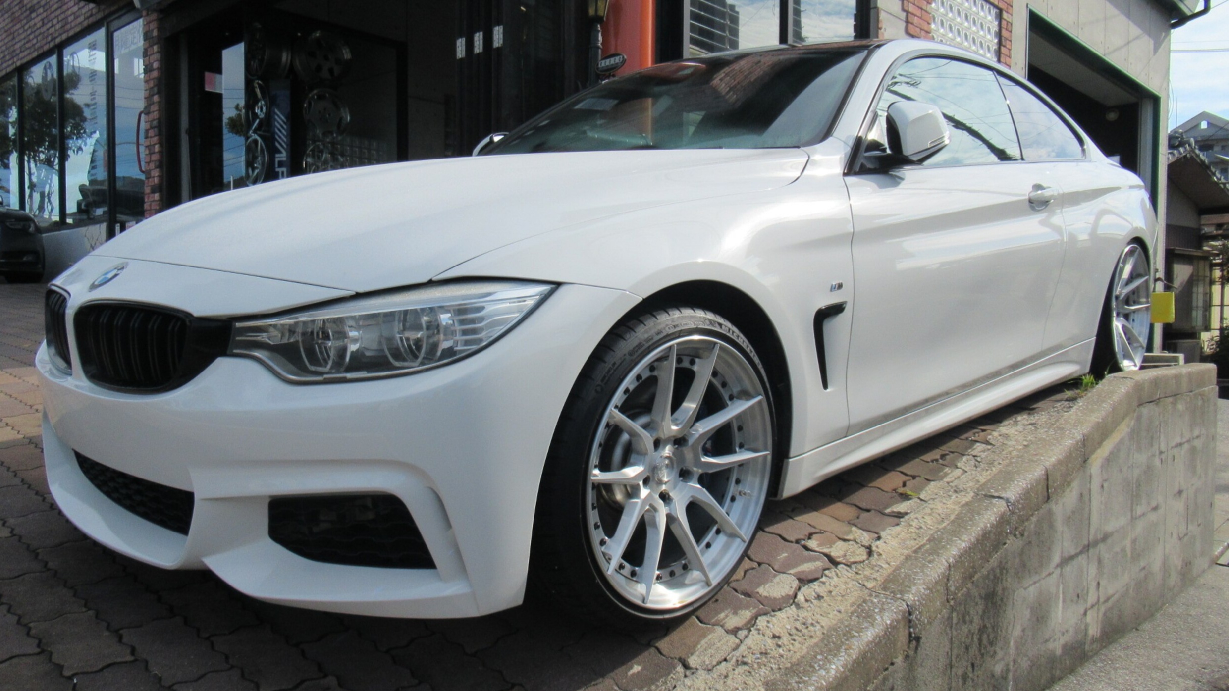 BMW F32 428i&F30 320d 地図データ更新！ | POLE POSITION