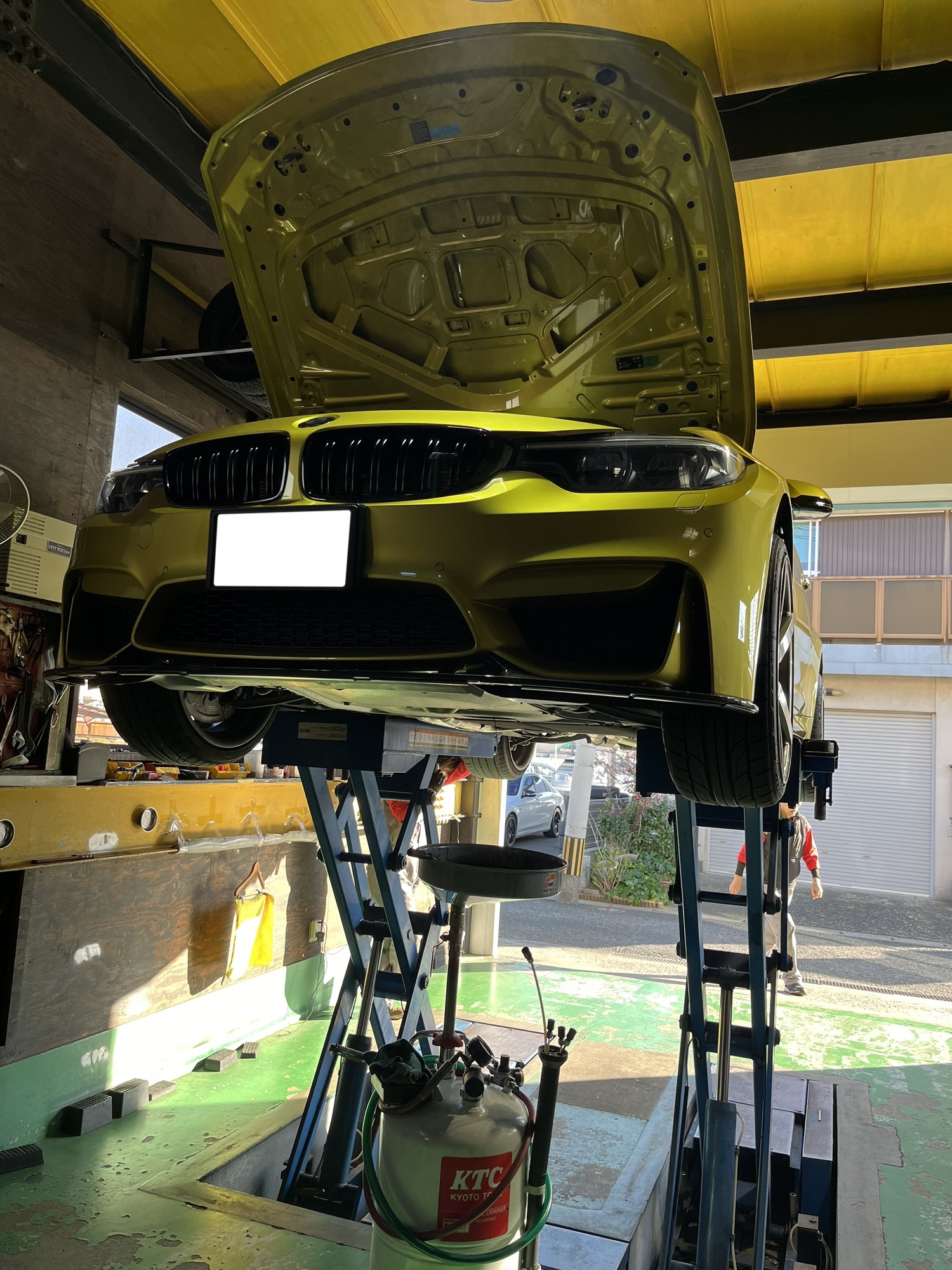 BMW F82 M4 xHP Flashtoolでフラッシュチューニング、ホイールスペーサー取り付けなどなど… | POLE POSITION