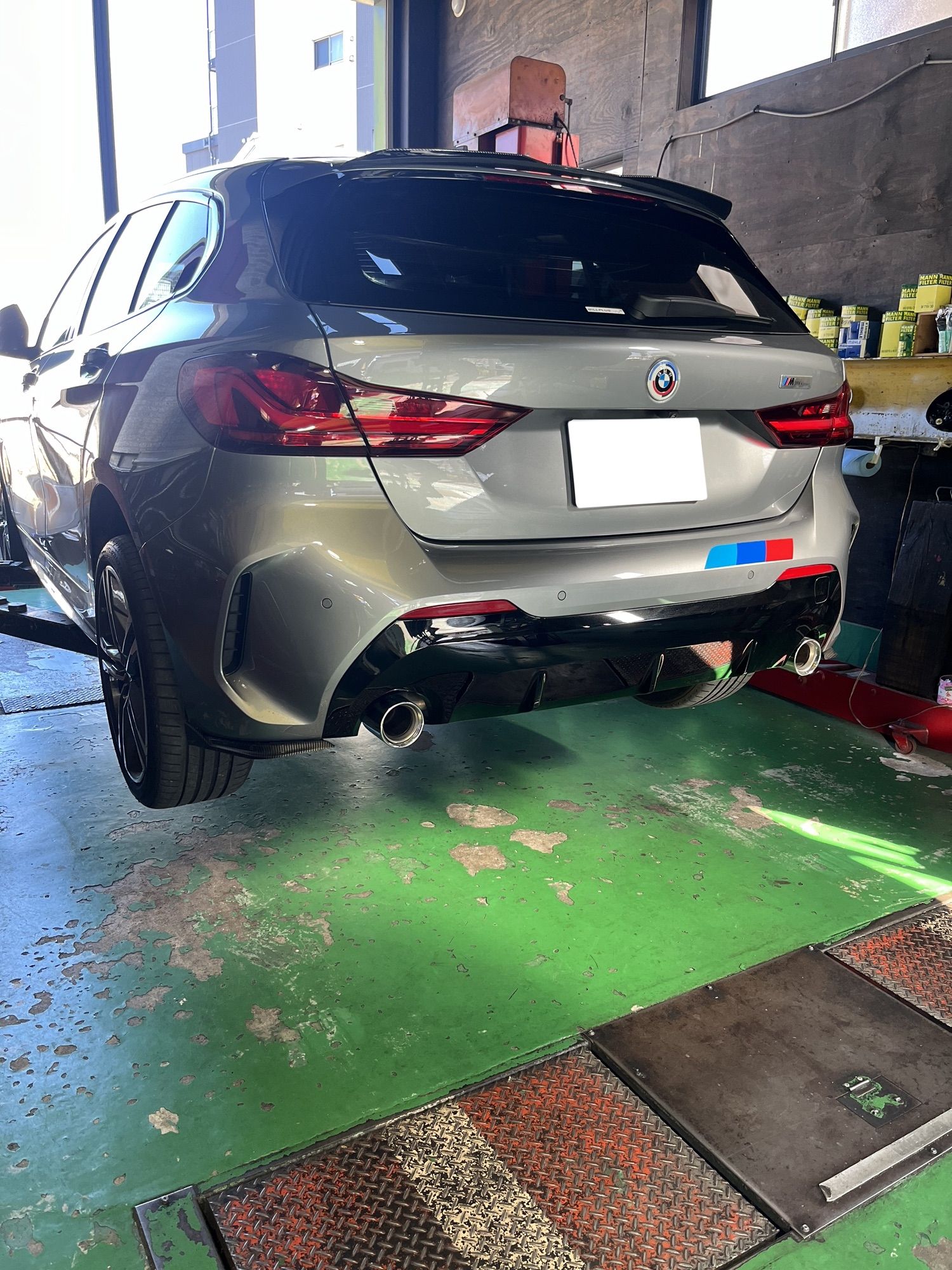 BMW F40 118d Mperformanceブレーキキット取り付け、オイル交換などなど… | POLE POSITION