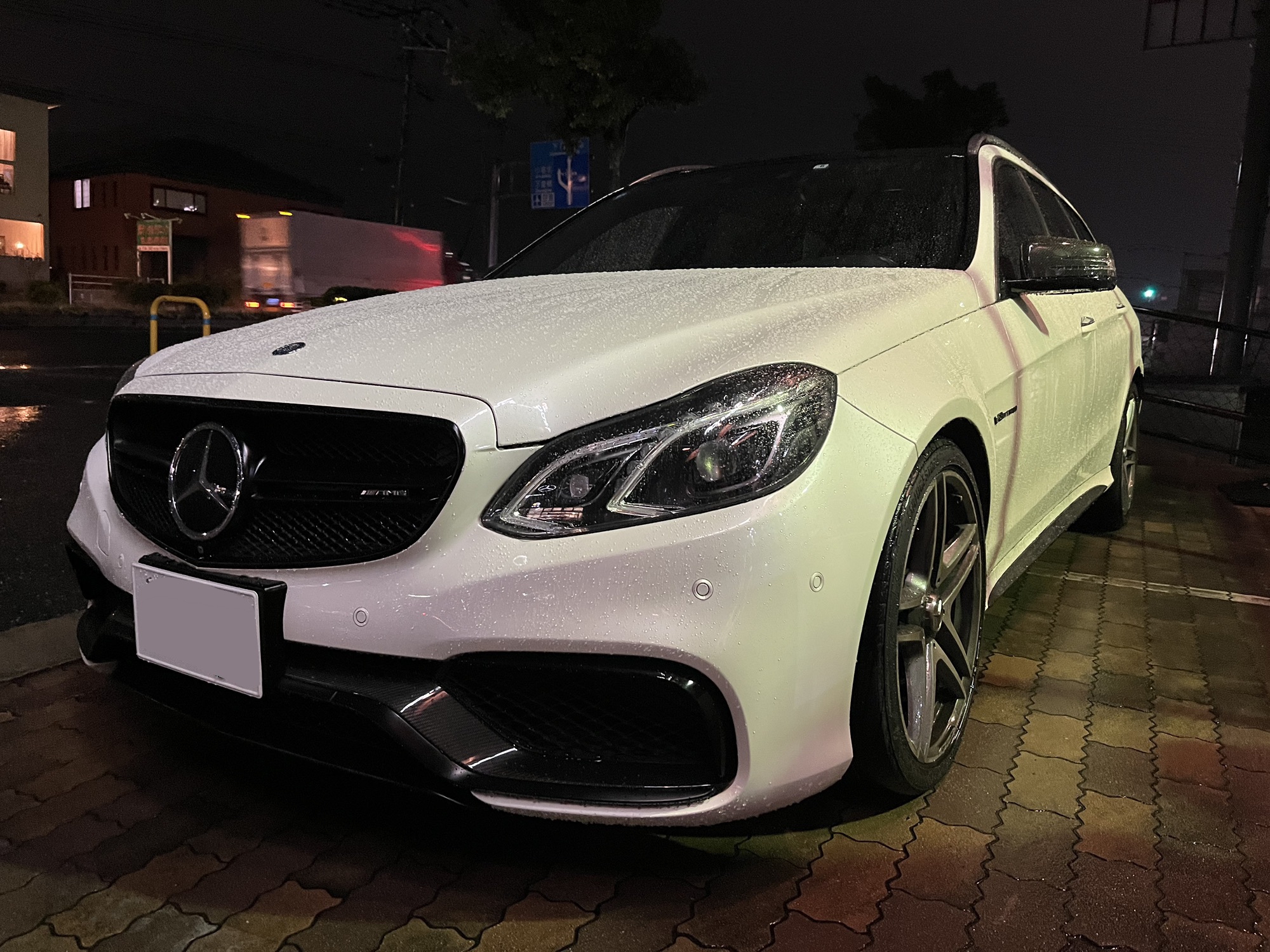 メルセデス S213 E63 AMG バルブブロック交換、JEEP チェロキー リアショックアブソーバ交換などなど… | POLE POSITION