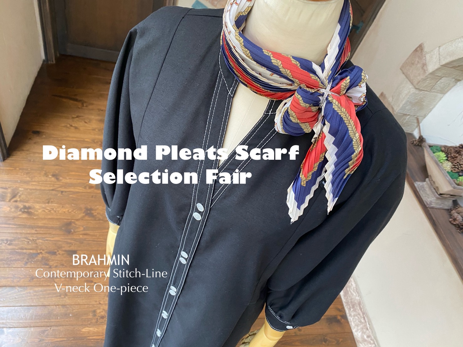 BRAHMIN｜「Contemporary Stitch-Line V-neck One-piece × ひし形プリーツスカーフ」...4.3 ...
