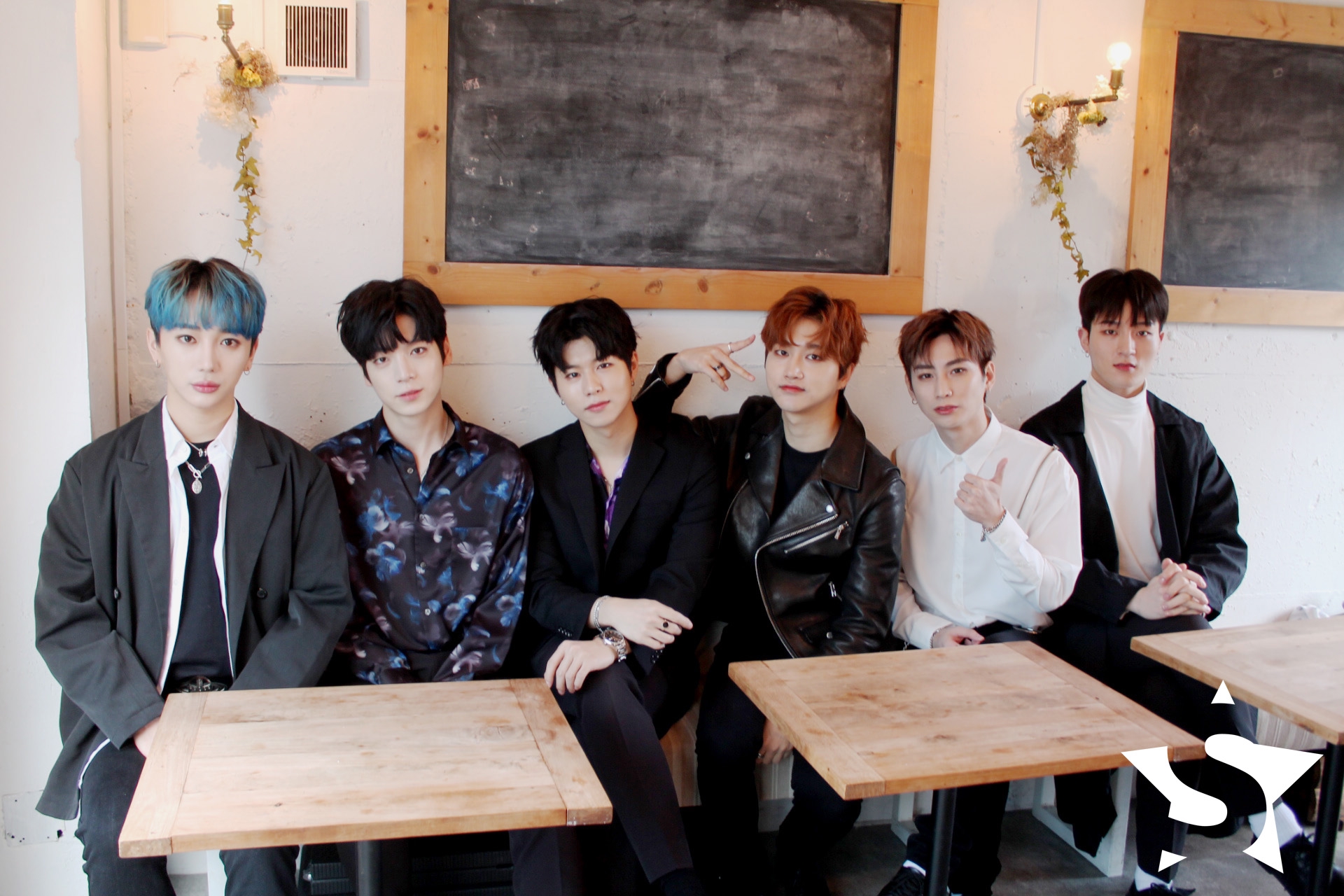 《撮りおろし＆独占インタビュー》IN2IT「一緒にいる瞬間が、あとでいい瞬間になるように僕たちが頑張ります！」 | Smashing!web