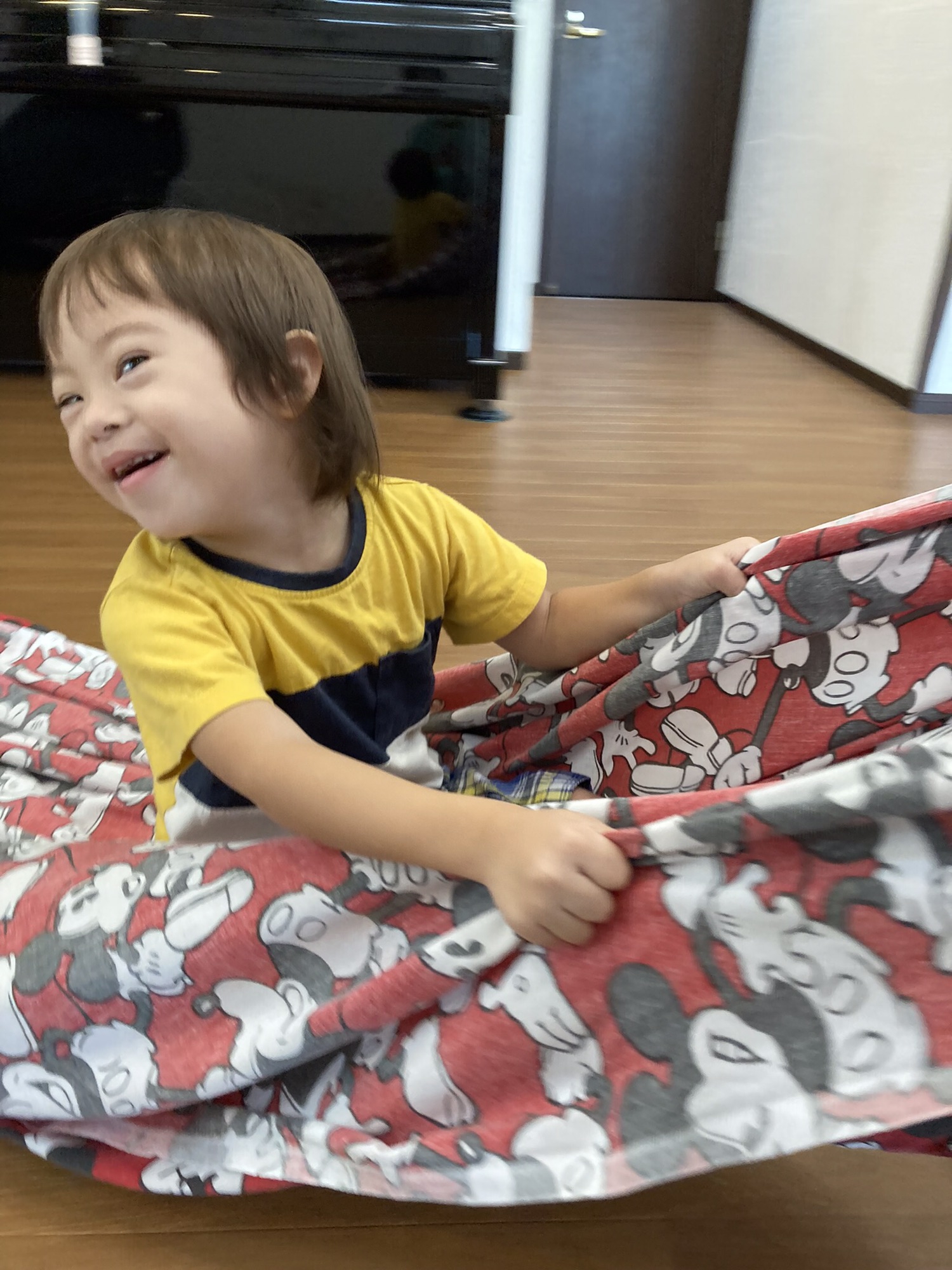 今日のCOCO:シーツ遊び🏳️‍🌈 | 児童発達支援事業所 coco / ito 相談支援事業所 nico