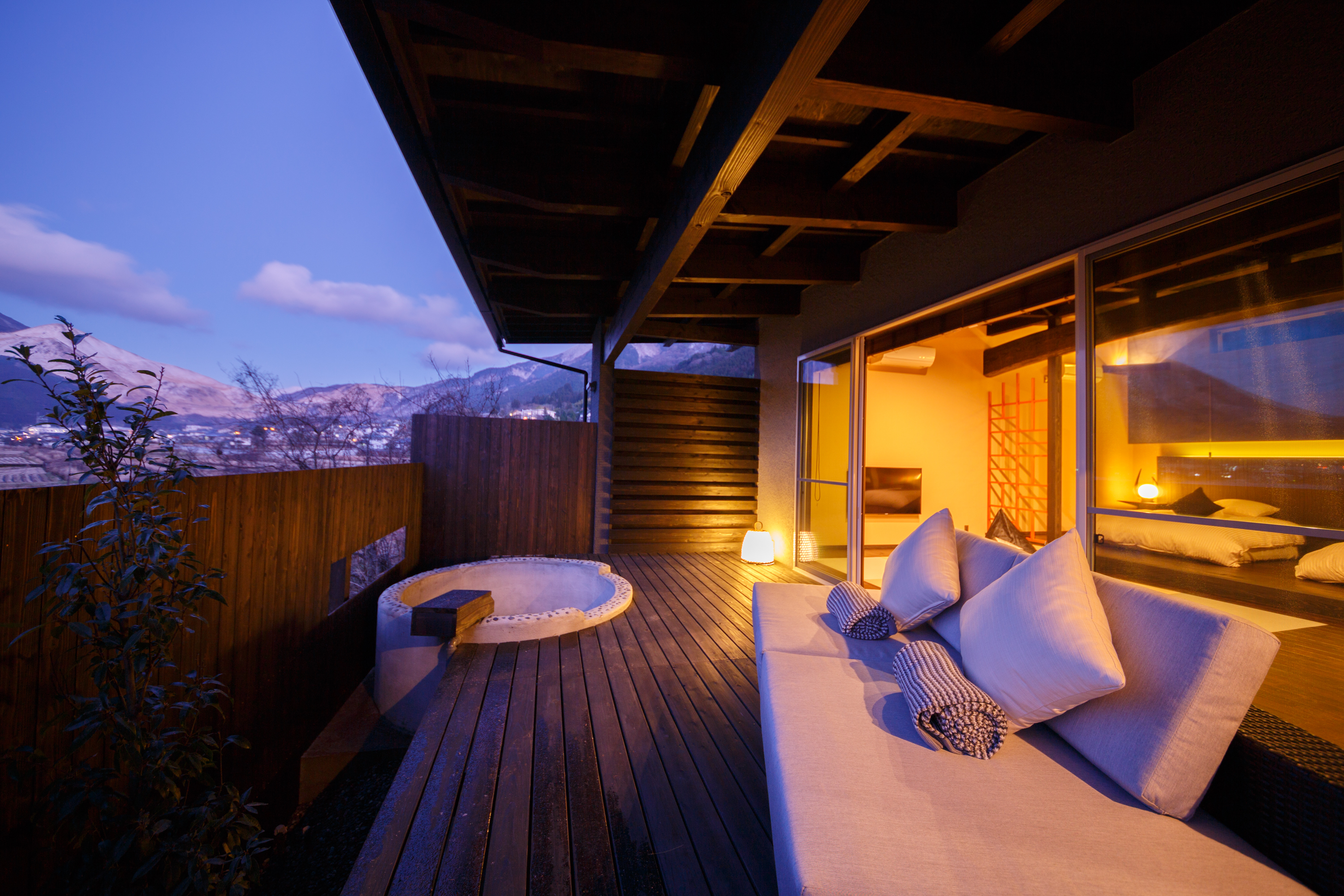 客室インテリアについて | Yufuin Luxury villa -zakuro-