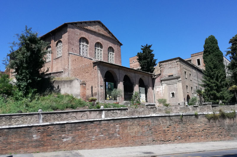 アヴェンティーノの聖女バルビーナ聖堂 Basilica di Santa Balbina all'Aventino | EDICOLANTEの ...